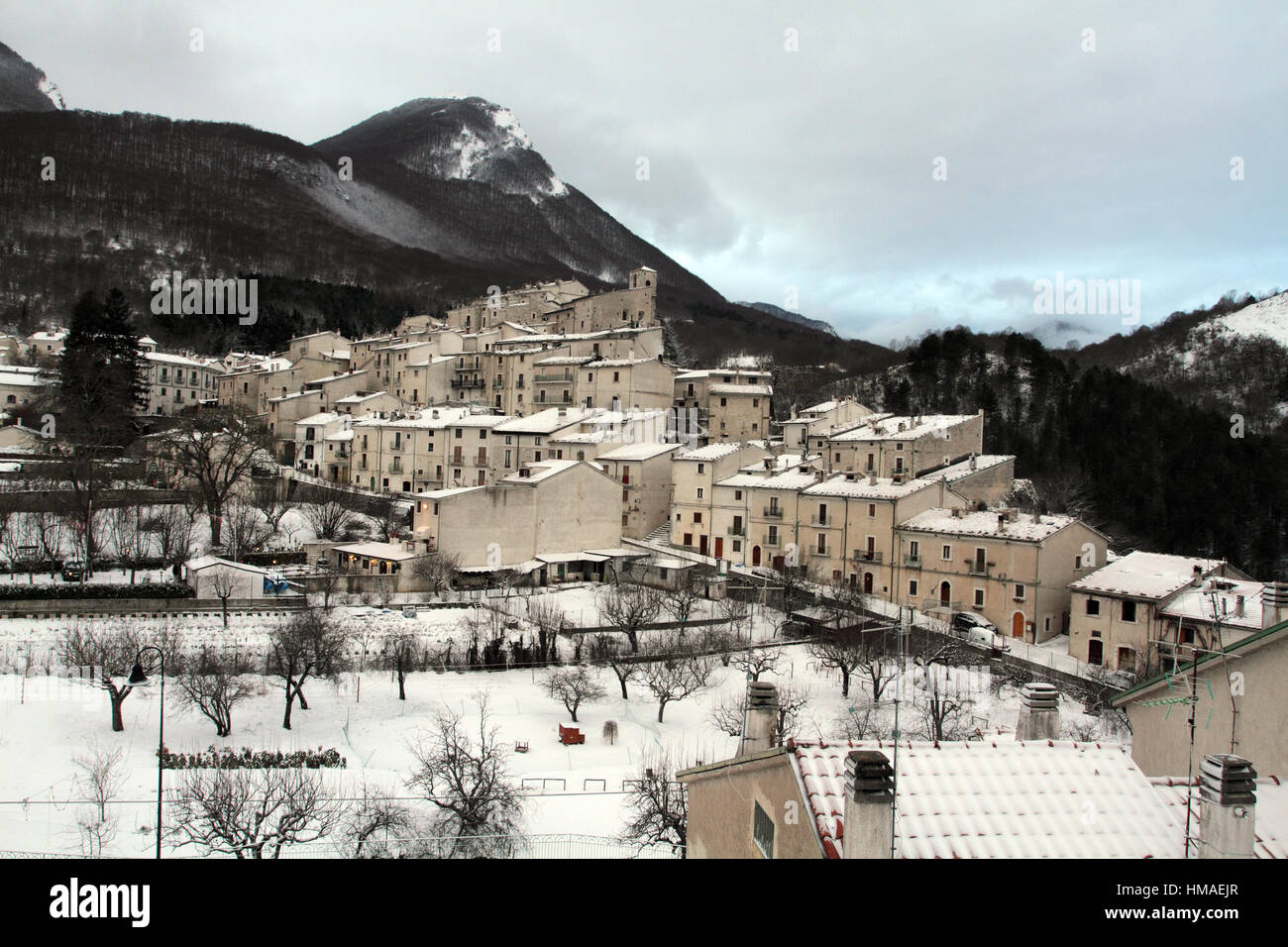 Civitella Alfedena during snowfall Stock Photo - Alamy