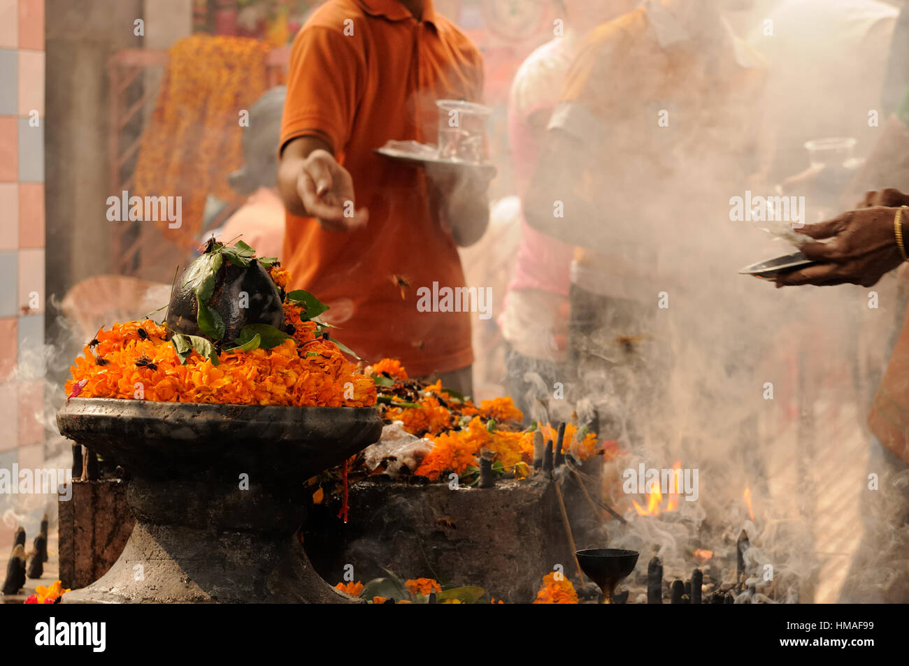 Indian religious rituals at the Indian temple Stock Photo - Alamy