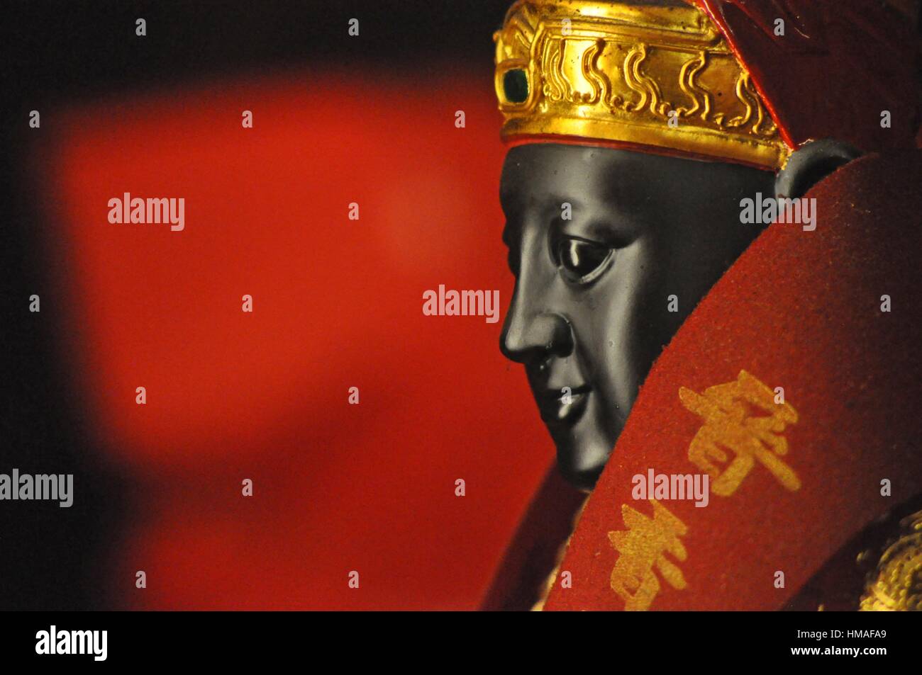 Tainan, Taiwan: statue in a temple Stock Photo - Alamy