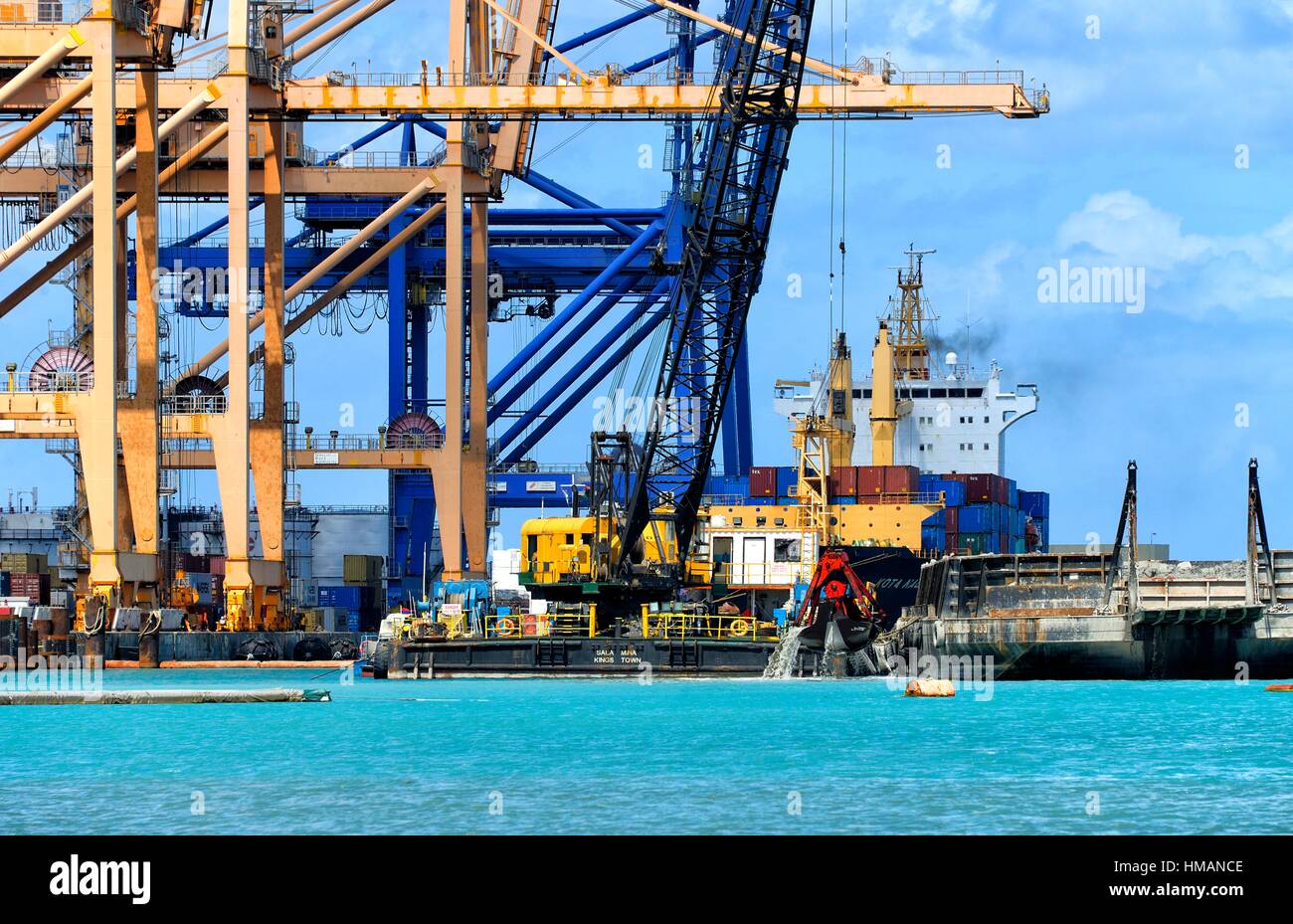 Africa economy technology hi-res stock photography and images - Alamy