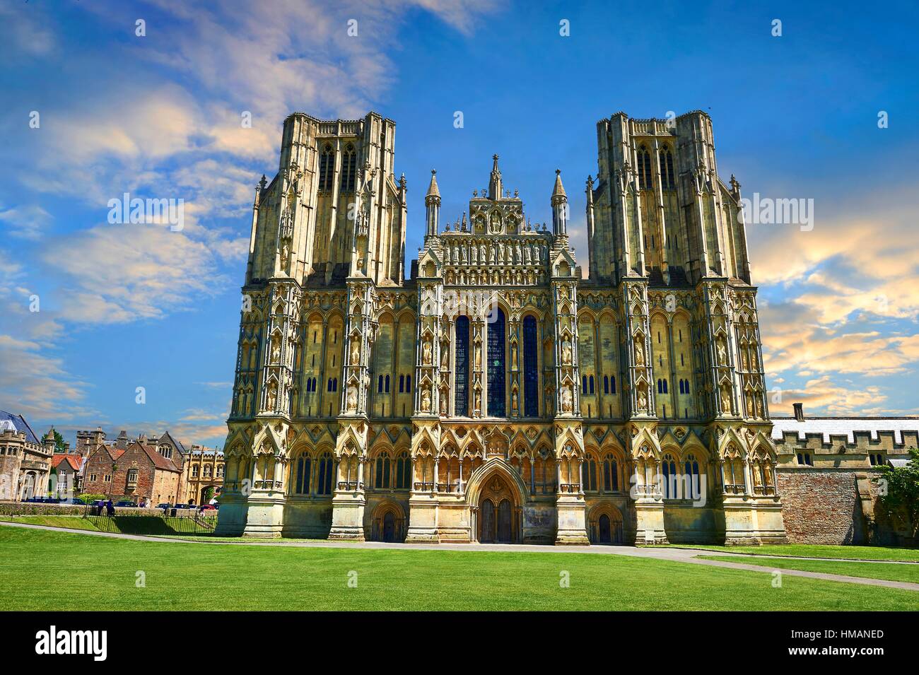 English gothic style hi-res stock photography and images - Alamy