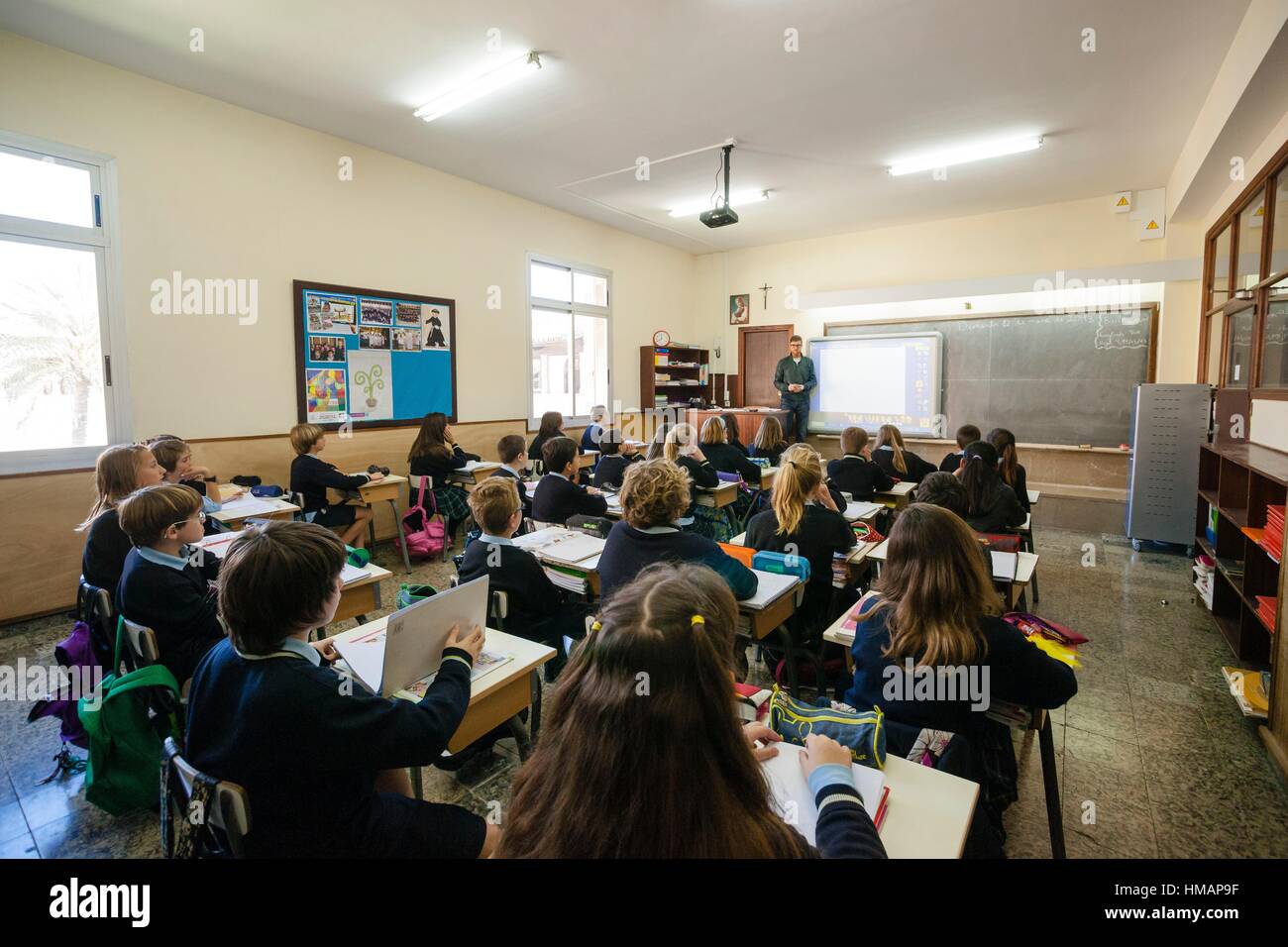Clase de primaria hi-res stock photography and images - Alamy