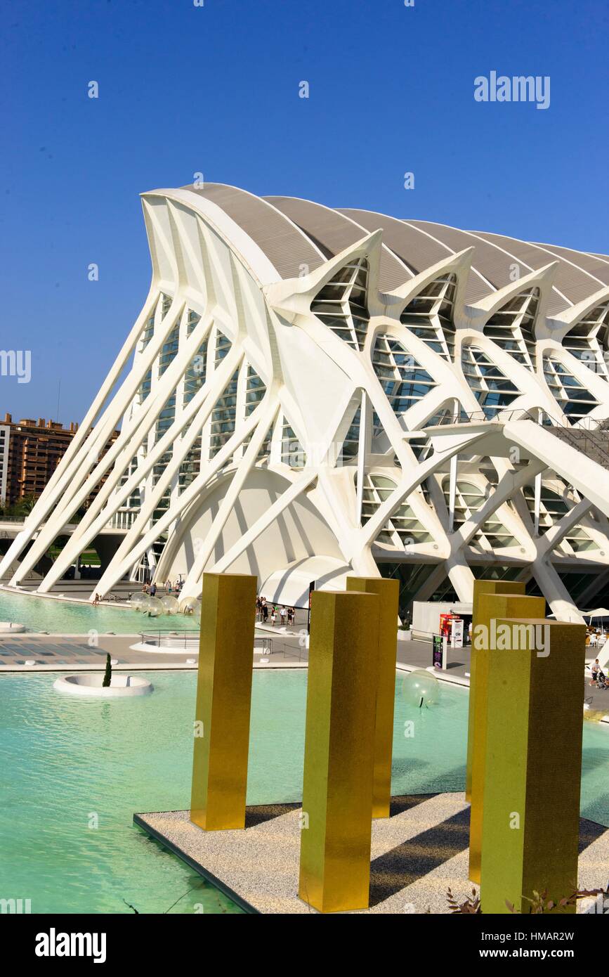 Vertical futuristic columns hi-res stock photography and images - Alamy