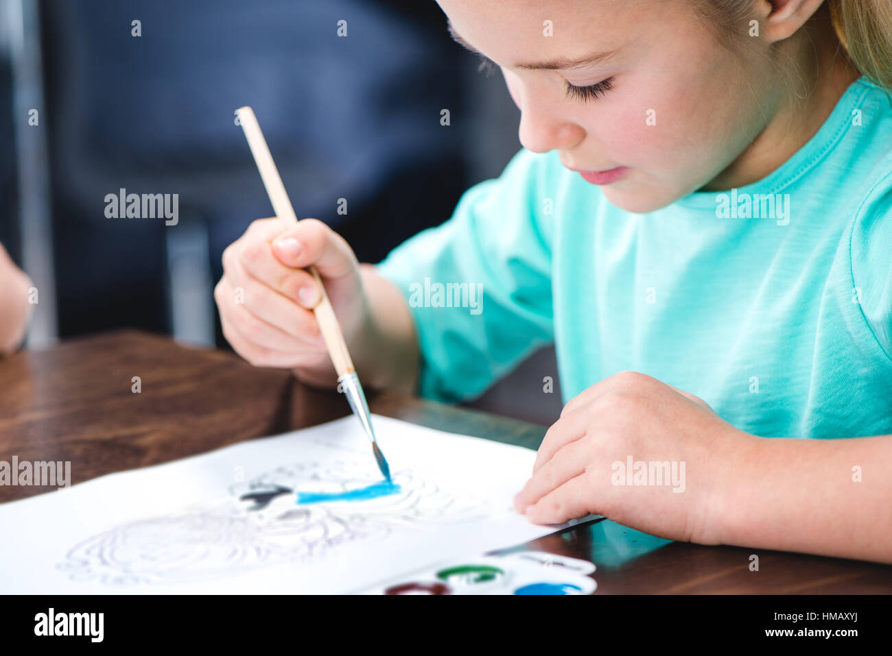 Child drawing picture Stock Photo - Alamy