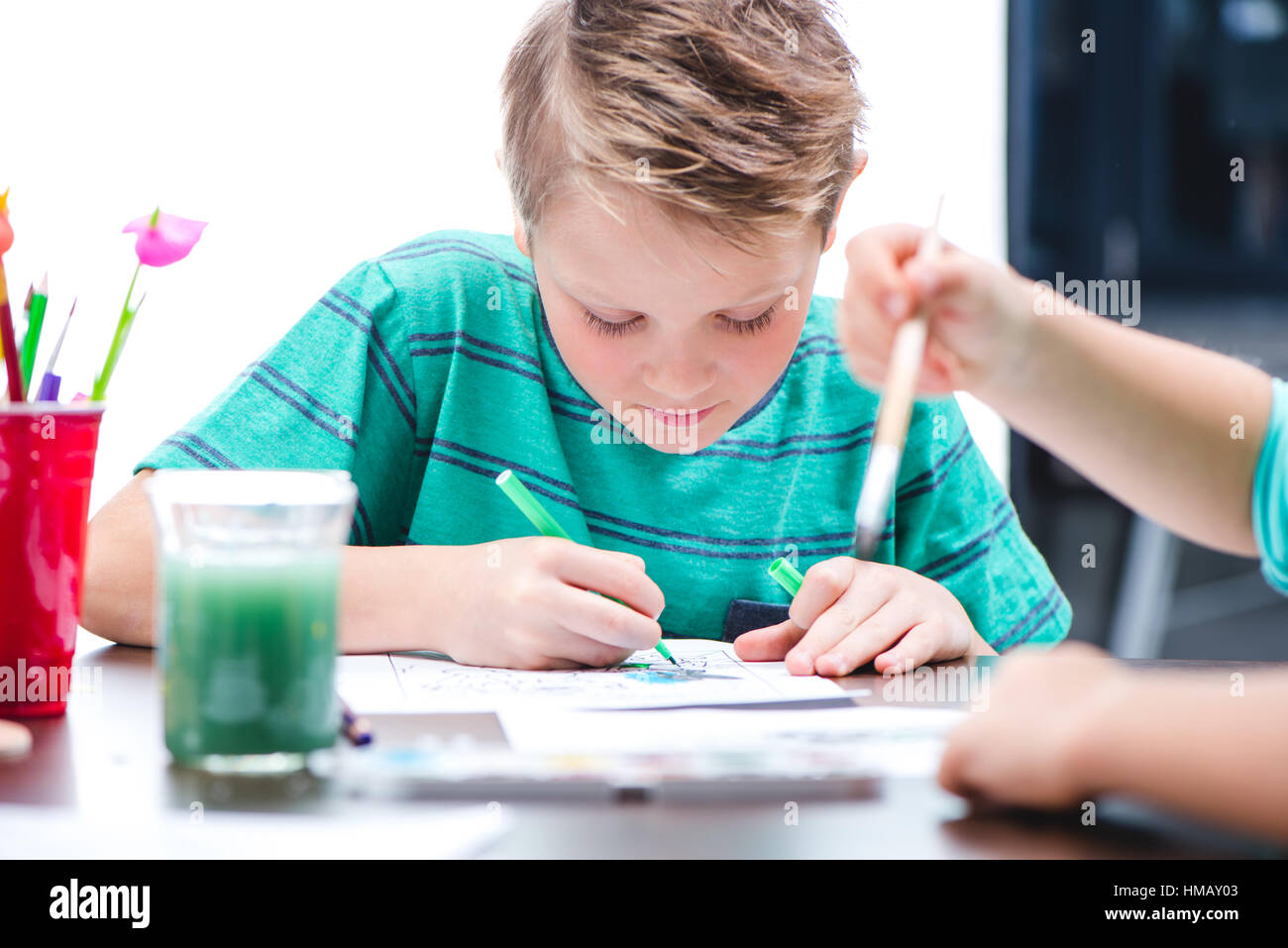 Child drawing picture Stock Photo - Alamy