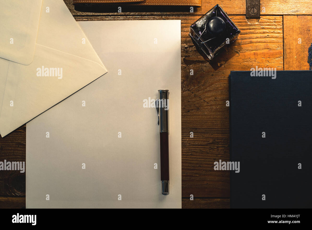 Letter envelope desk hi-res stock photography and images - Alamy
