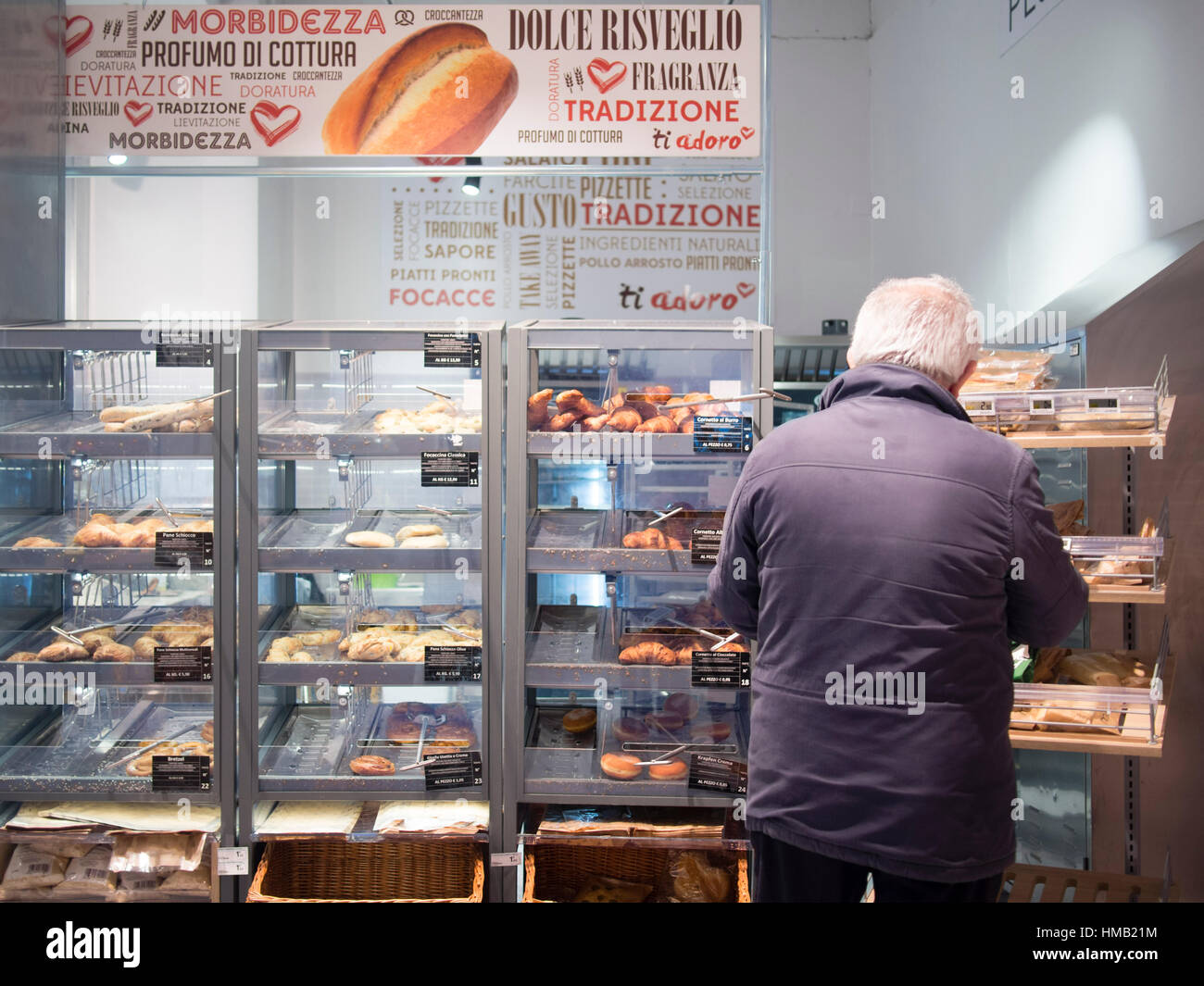 Bread self service, Carrefour Market renewed grocery store in Cremona ...