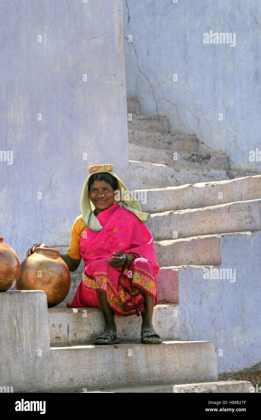 Water bearer hi-res stock photography and images - Alamy