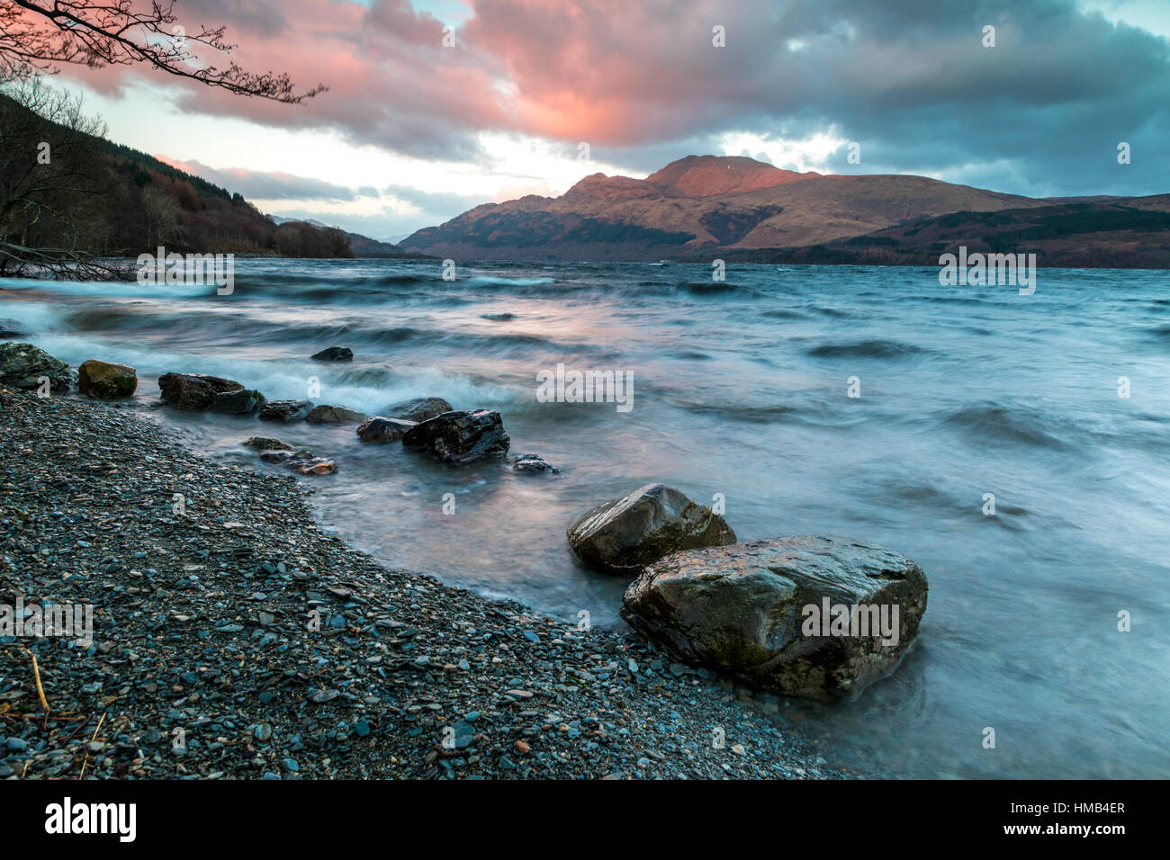 Waves across loch lomond hi-res stock photography and images - Alamy