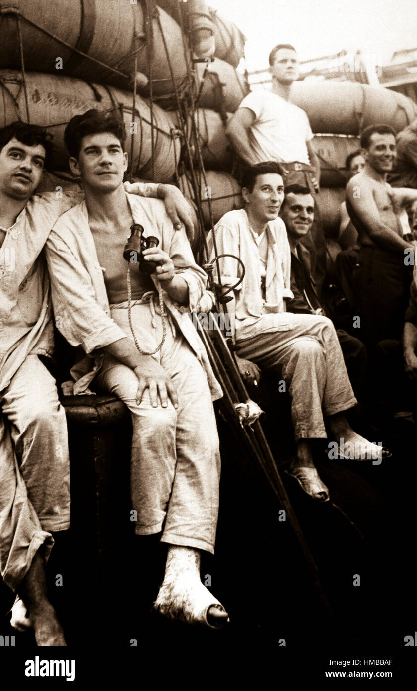 World war ii wounded soldiers hi-res stock photography and images - Alamy