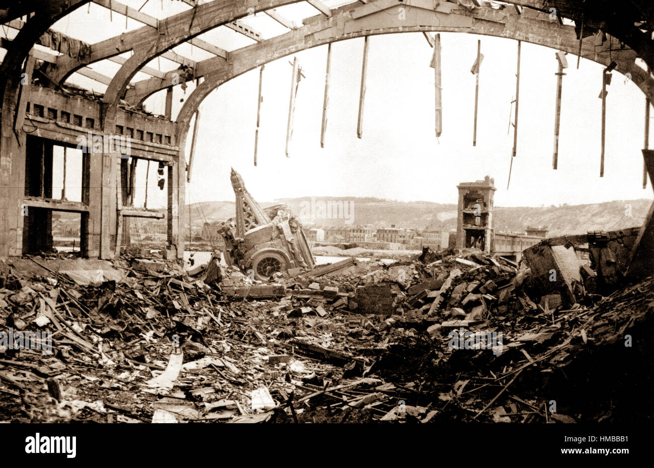 Bomb damage britain world war two hi-res stock photography and images ...
