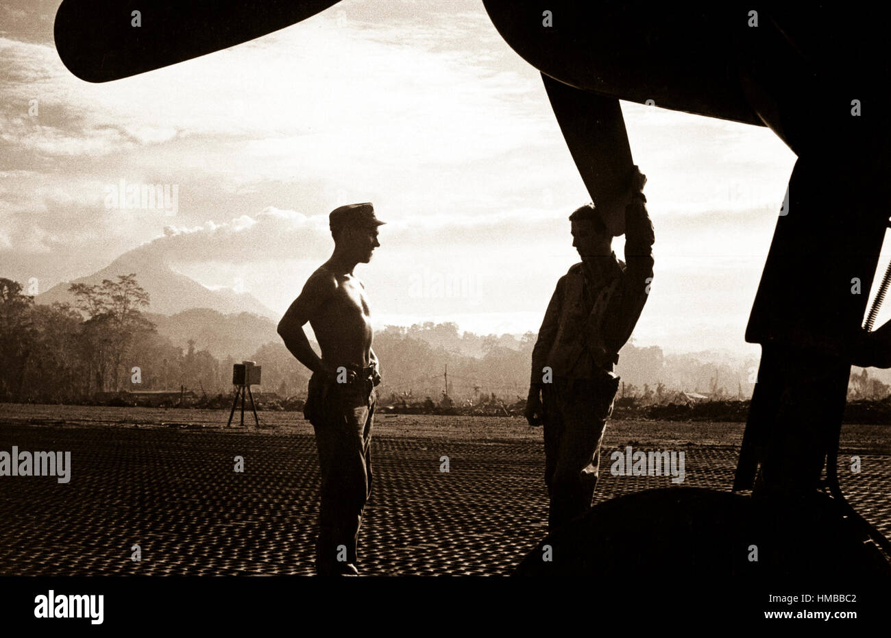 VF-17 ground crewmen await word to ready F4U for takeoff on Rabaul raid ...