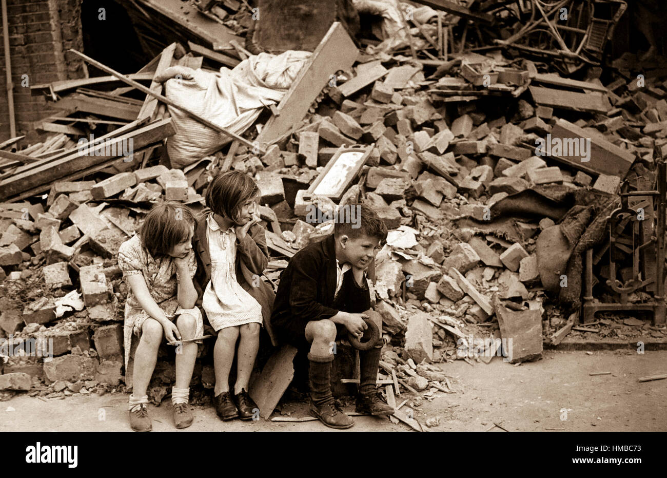 Children wwii homeless hi-res stock photography and images - Alamy