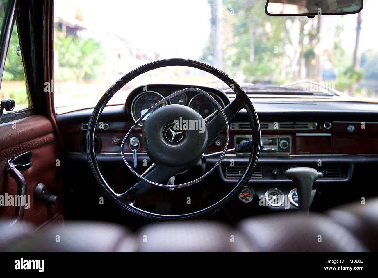 Mercedes Benz 280S Stock Photo - Alamy