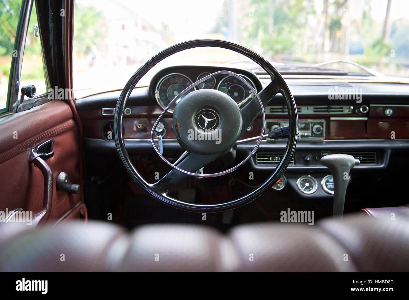 Mercedes Benz 280S Stock Photo - Alamy