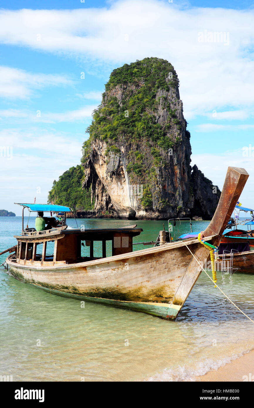 Long boats hi-res stock photography and images - Alamy