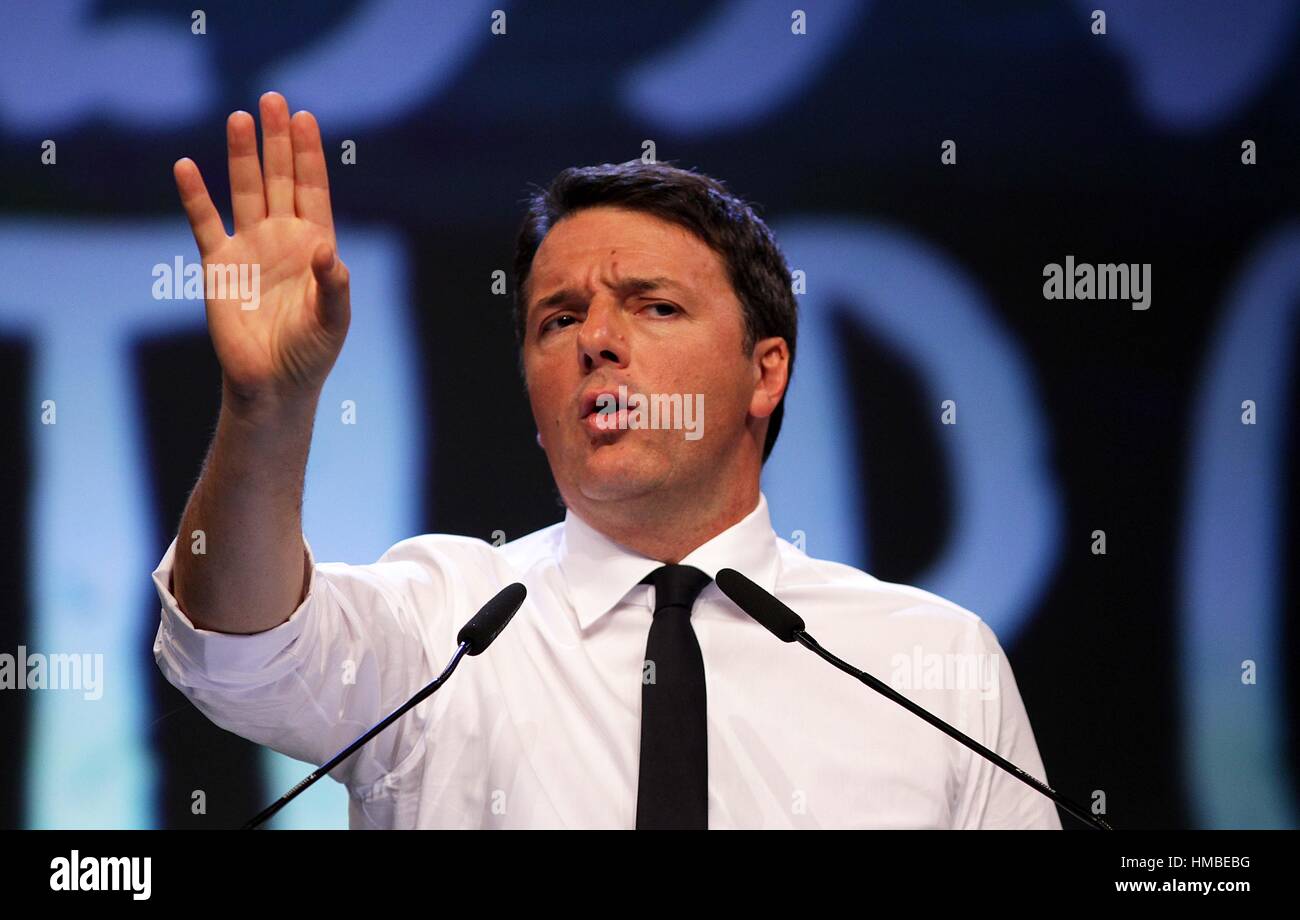 Secretary of the democratic par hi-res stock photography and images - Alamy