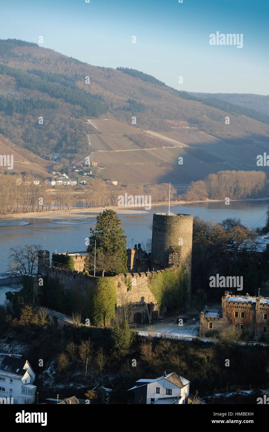 Heimburg castle and niederheimbach hi-res stock photography and images ...