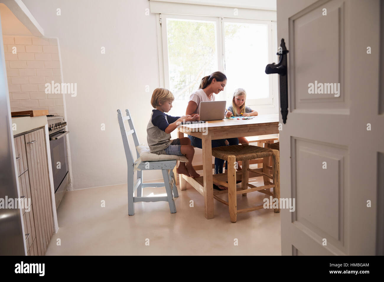 7 seen table hi-res stock photography and images - Alamy