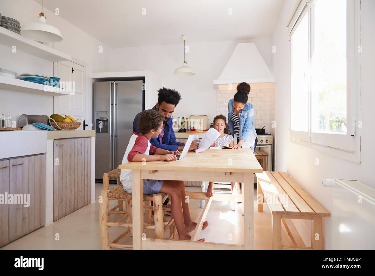 Internet kids hi-res stock photography and images - Alamy