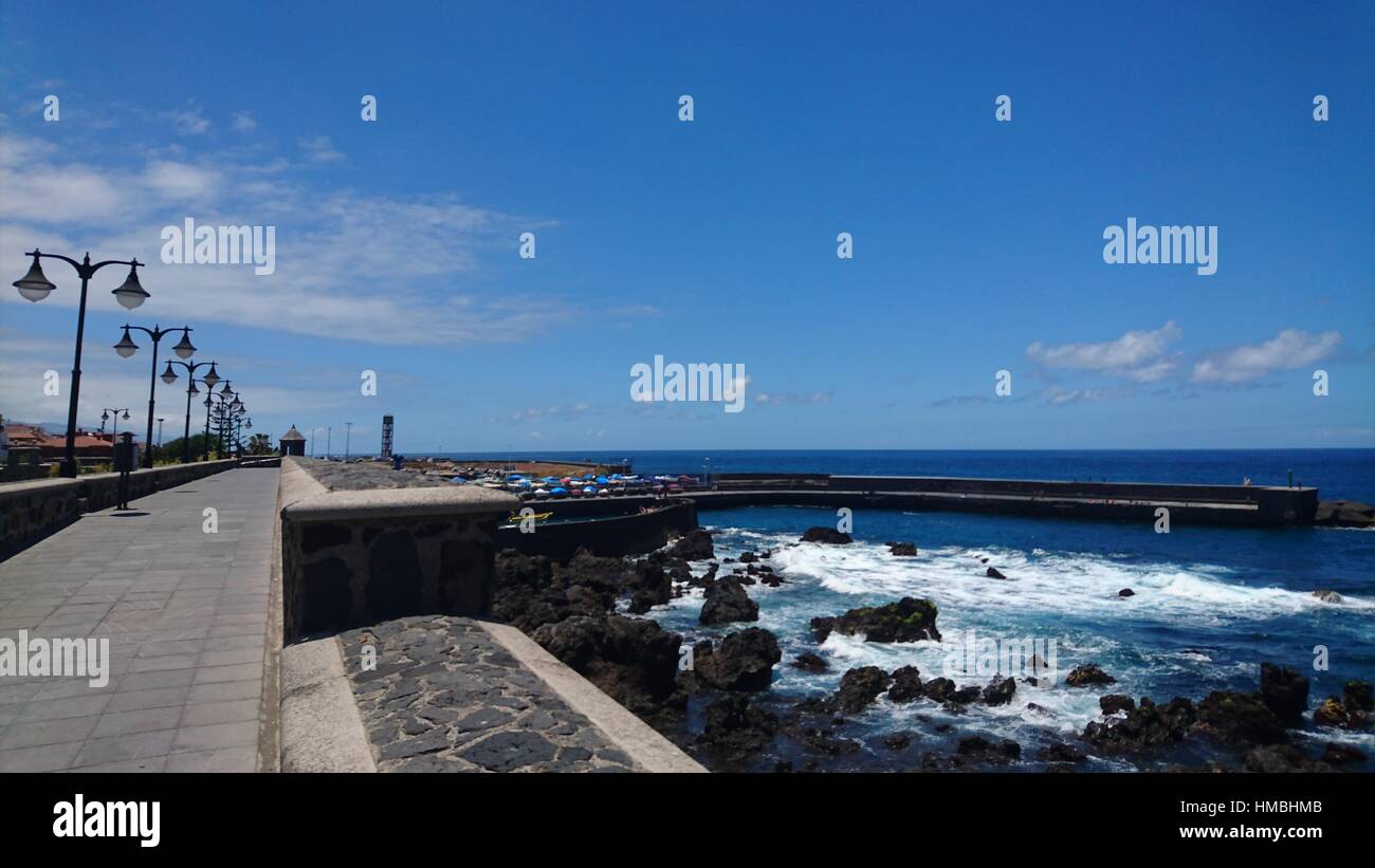 Coastal promenade hi-res stock photography and images - Alamy