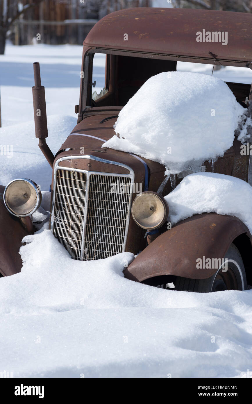 Old winter car hi-res stock photography and images - Alamy