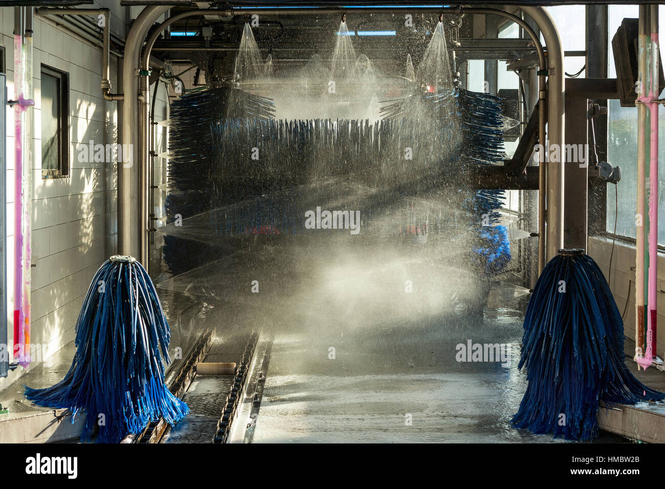 car wash, Automatic car wash in action Stock Photo - Alamy