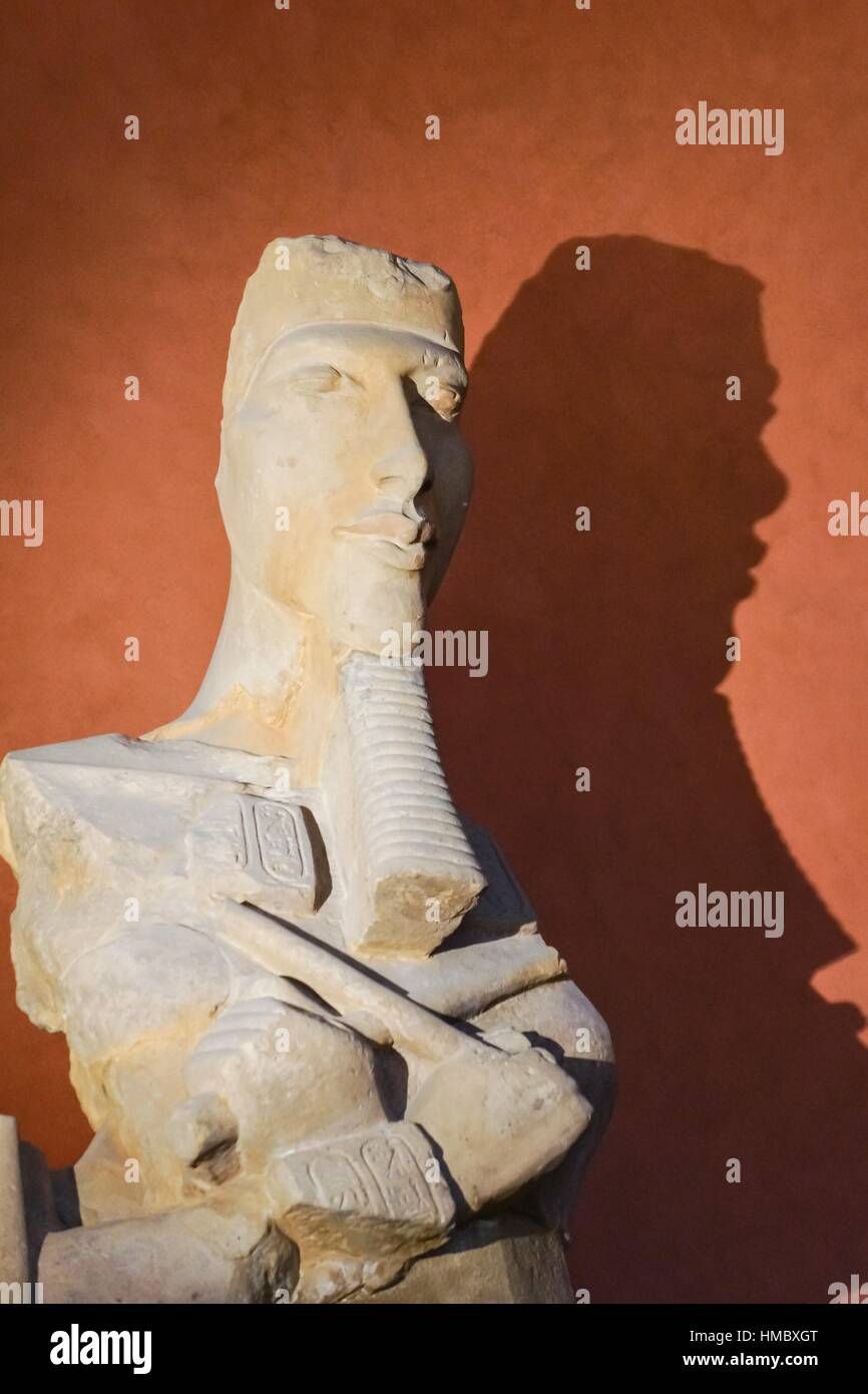 Amenhotep Iv Statue High Resolution Stock Photography and Images - Alamy