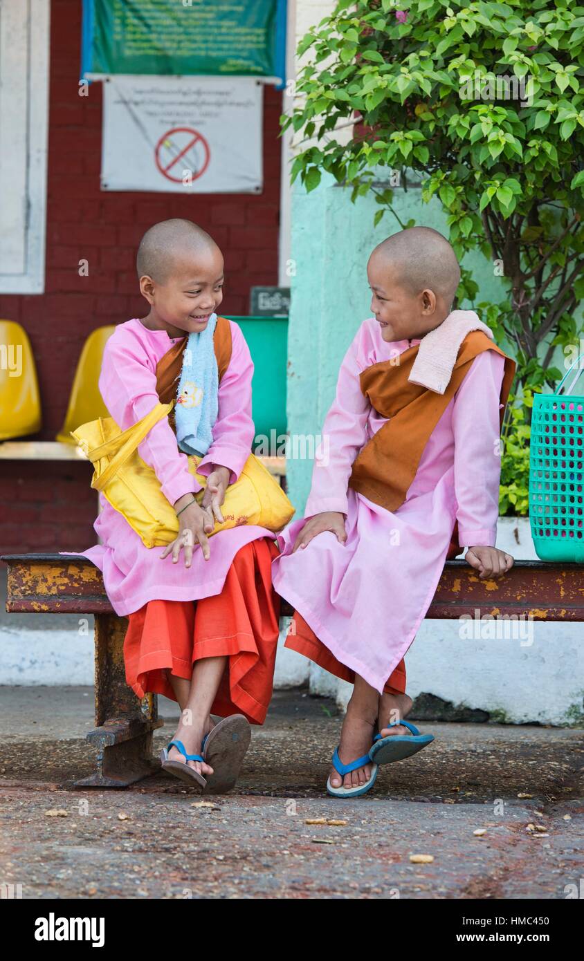 Burmese child nun hi-res stock photography and images - Alamy