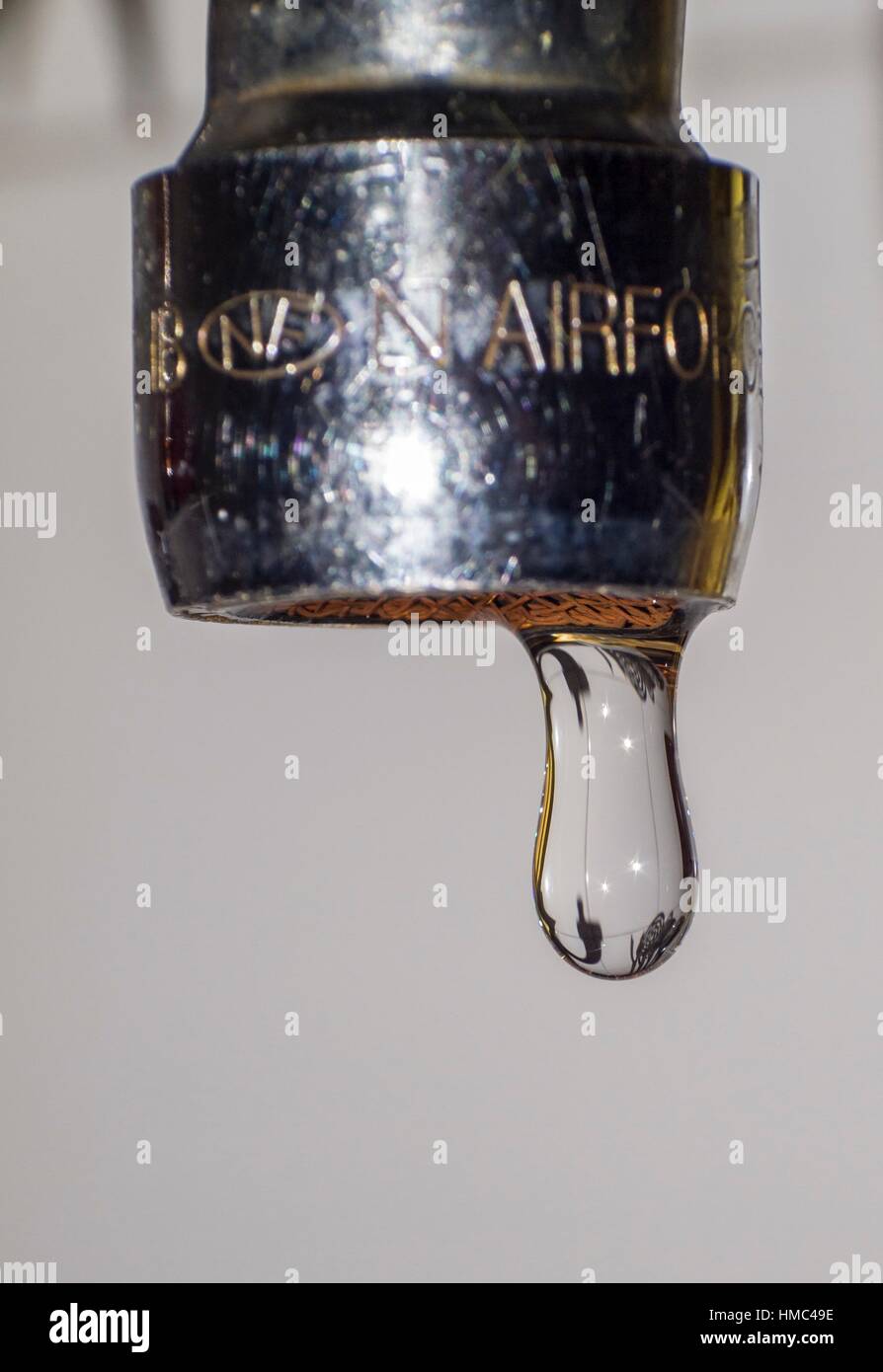 Faucet dripping hi-res stock photography and images - Alamy