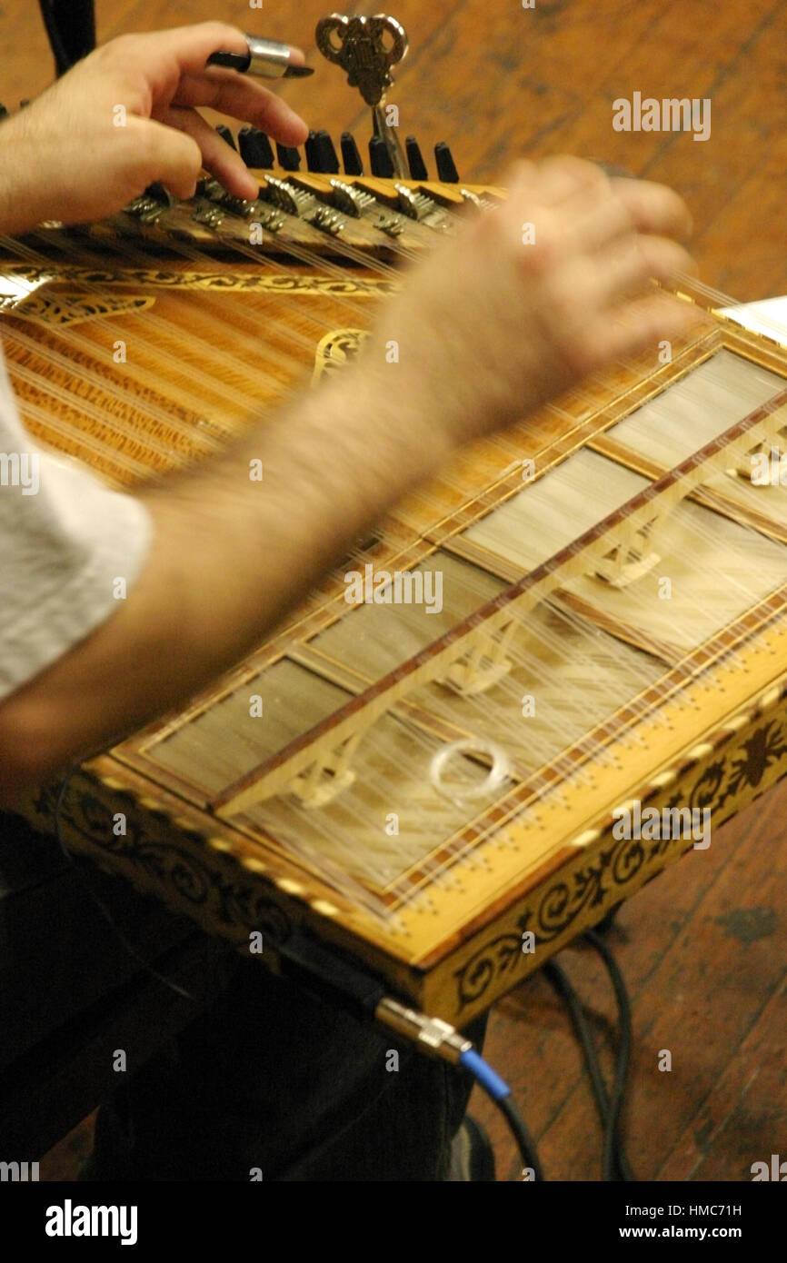 Kanun hi-res stock photography and images - Alamy