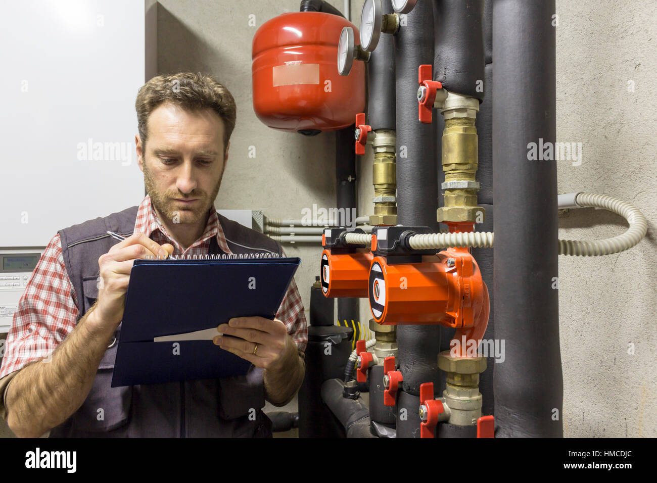 Boiler installation hi-res stock photography and images - Alamy