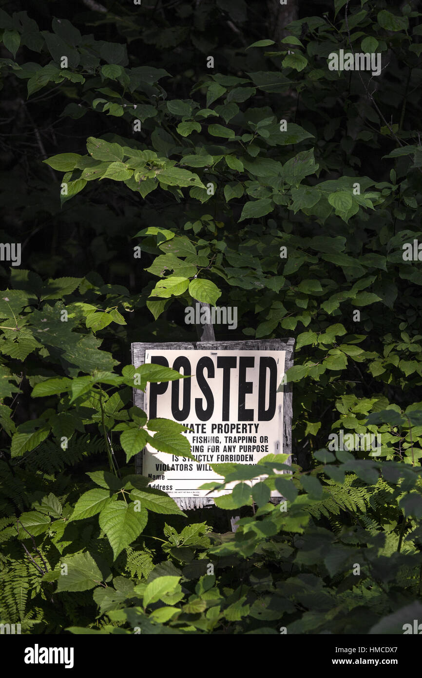 Private fishing signs hi-res stock photography and images - Alamy