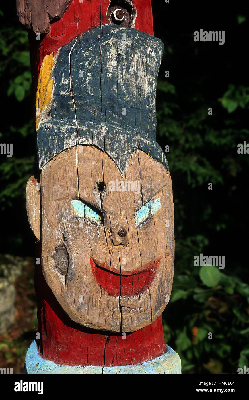 Native American Indian totem pole Stock Photo - Alamy