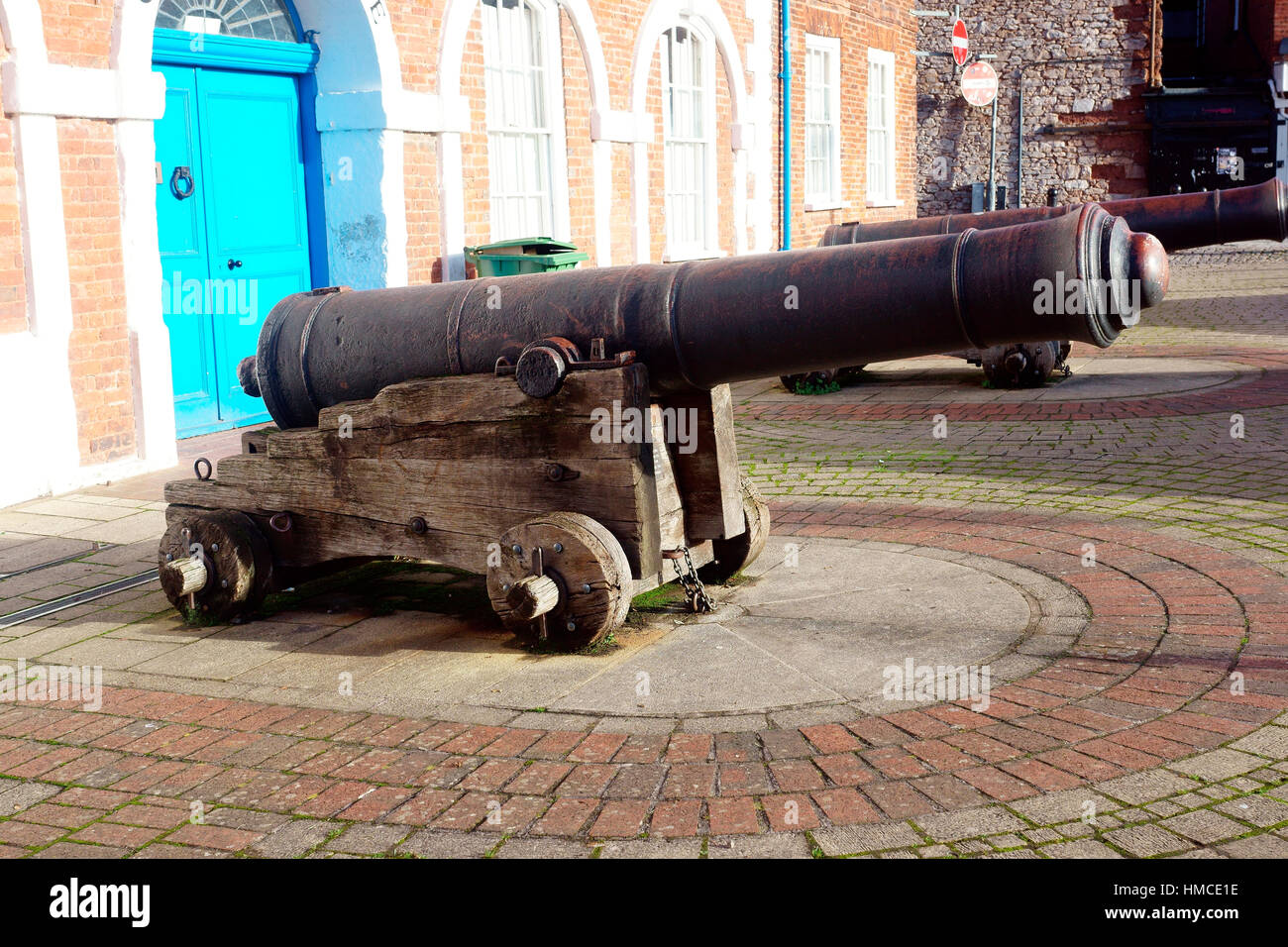 Powder monkey ship hi-res stock photography and images - Alamy