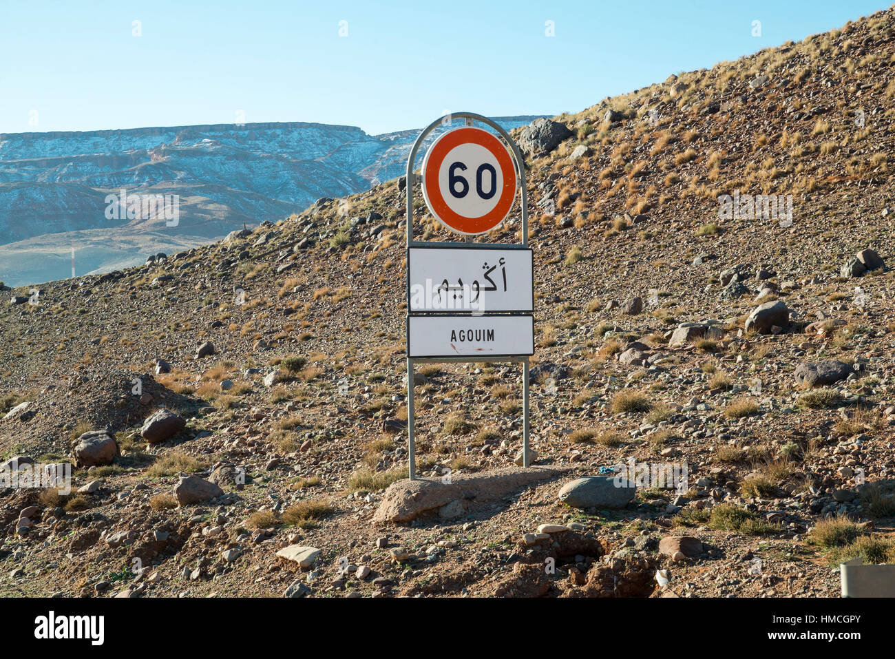 Unusual speed limit sign hi-res stock photography and images - Alamy