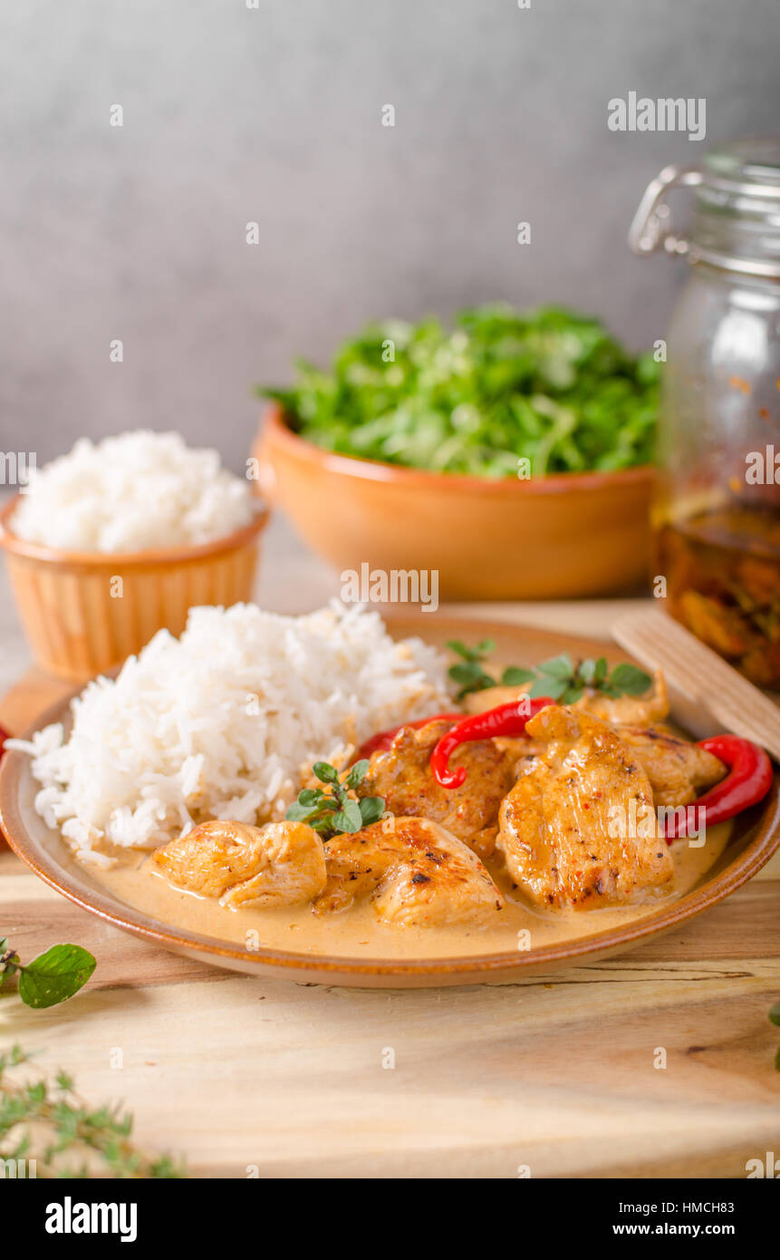 Delicious chicken curry with white rice, simple but full of flavours ...