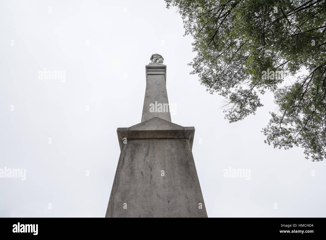 A looking up perspective capture of a civil war statue Stock Photo - Alamy