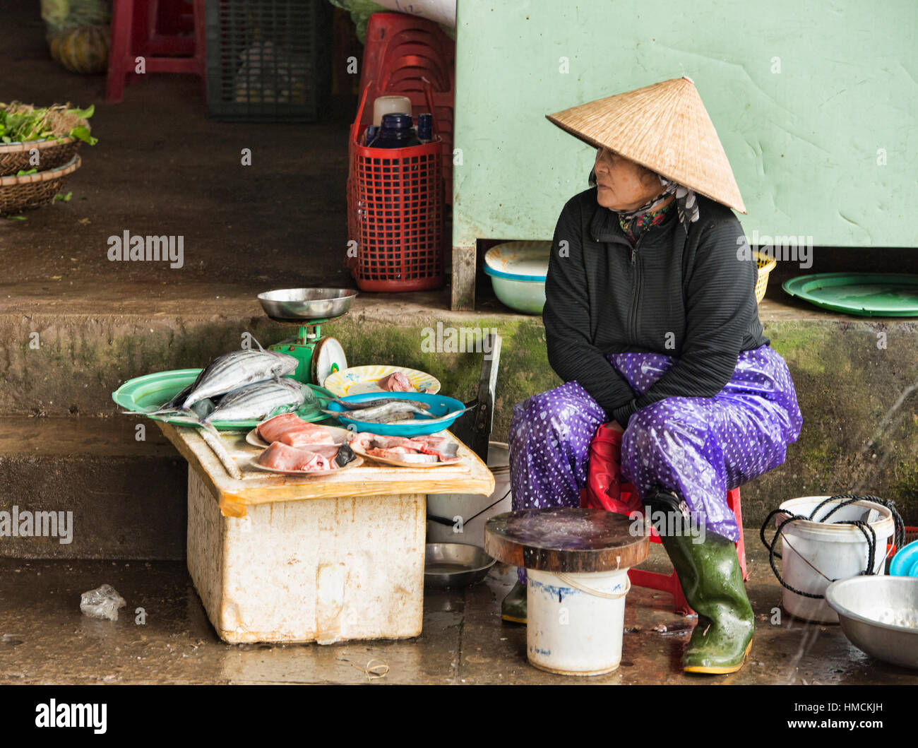 Vietnam food market fish seafood hi-res stock photography and images ...