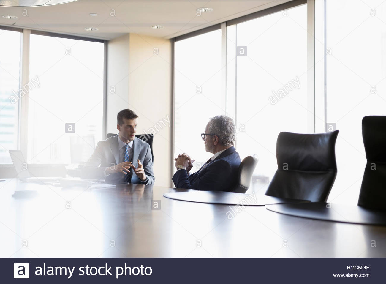 Lawyers meeting suit table hi-res stock photography and images - Alamy