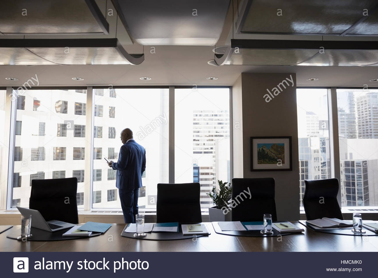 Waiting room cell phone hi-res stock photography and images - Alamy