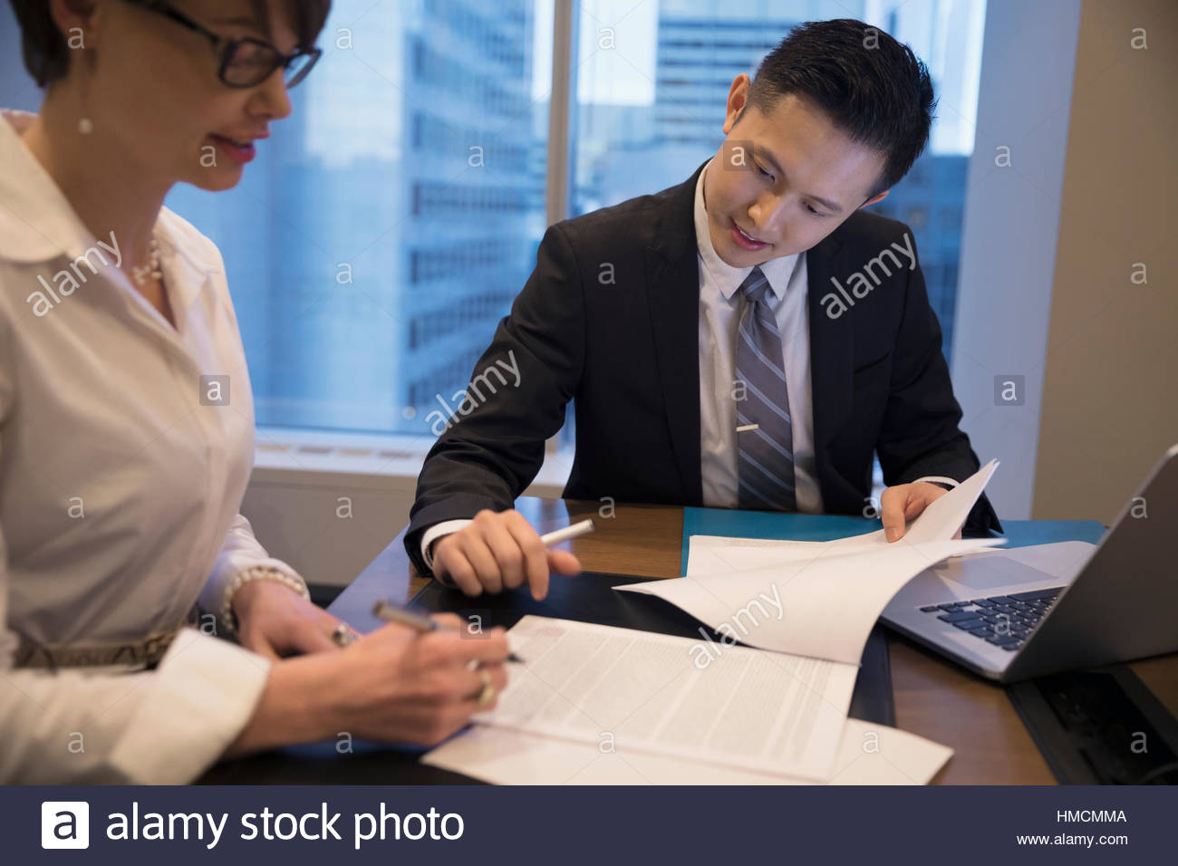 Contract room hi-res stock photography and images - Alamy