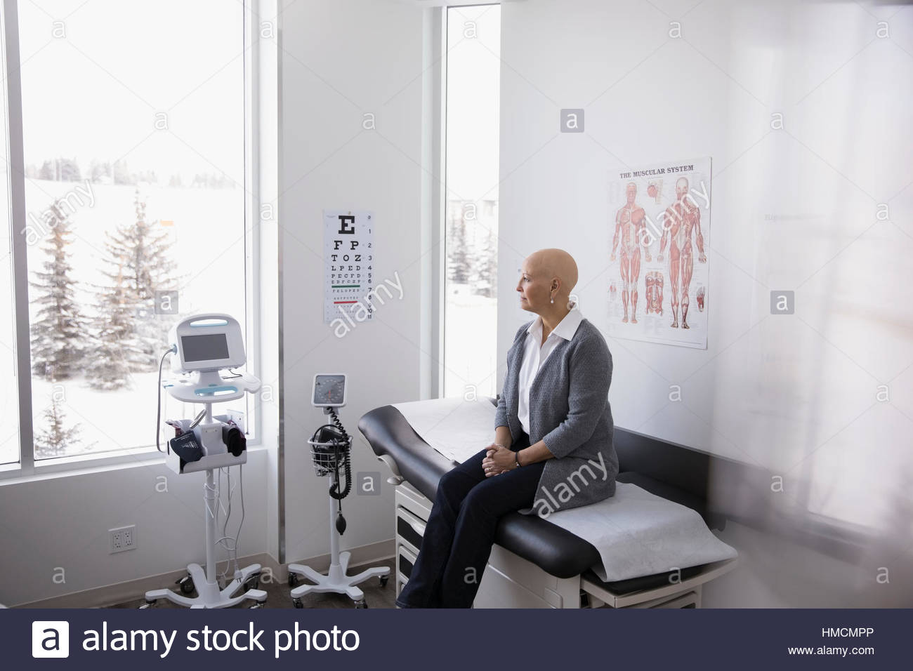 Female cancer patient hi-res stock photography and images - Alamy