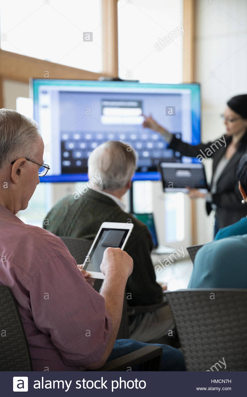 Students watching tv lesson hi-res stock photography and images - Alamy