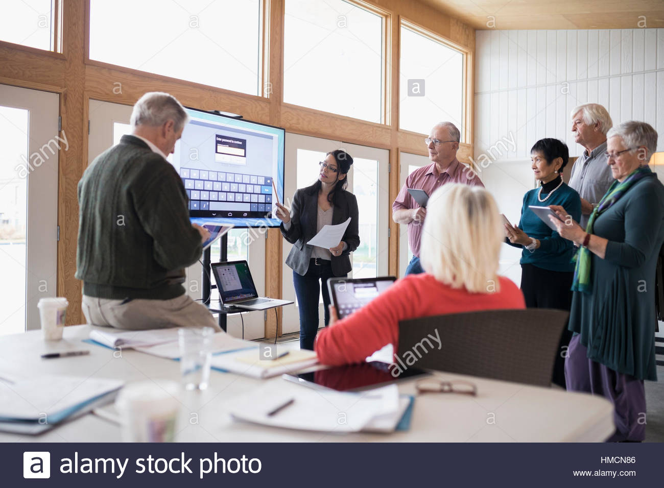 Adult classroom learning hi-res stock photography and images - Alamy