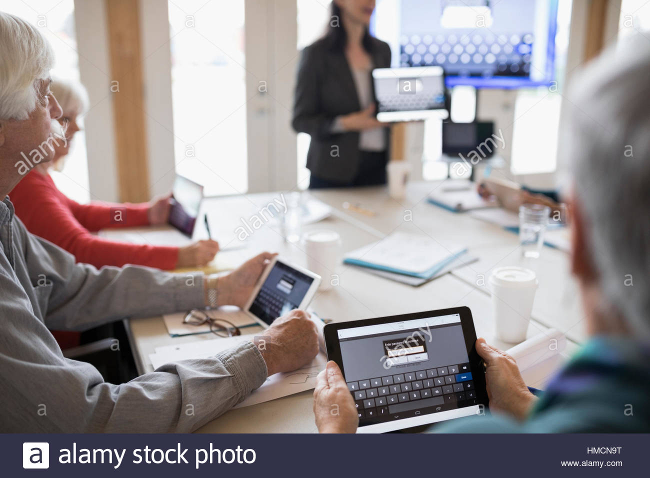 Adult classroom learning hi-res stock photography and images - Alamy