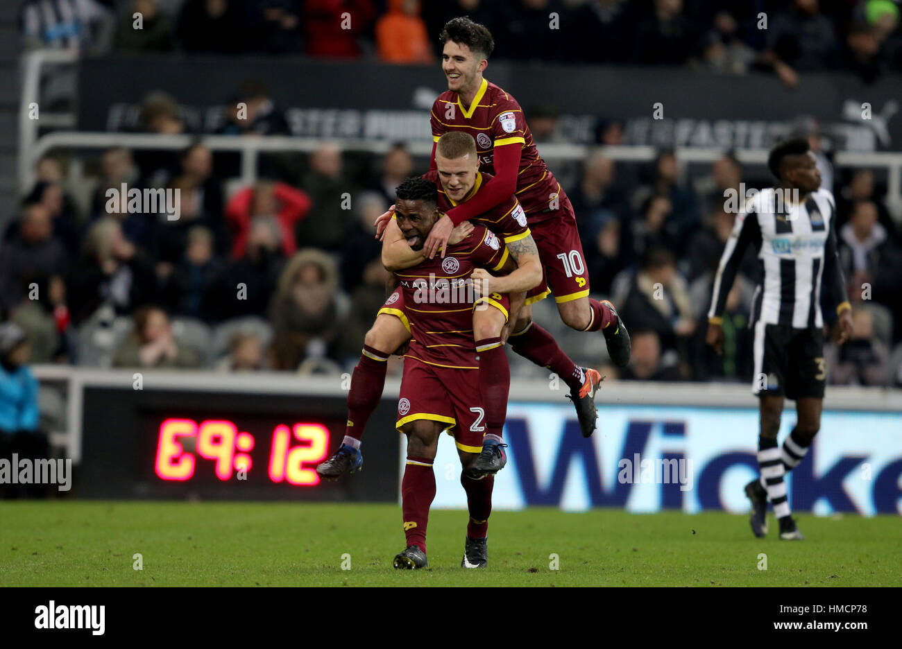 Jake bidwell queens park rangers hi-res stock photography and images ...