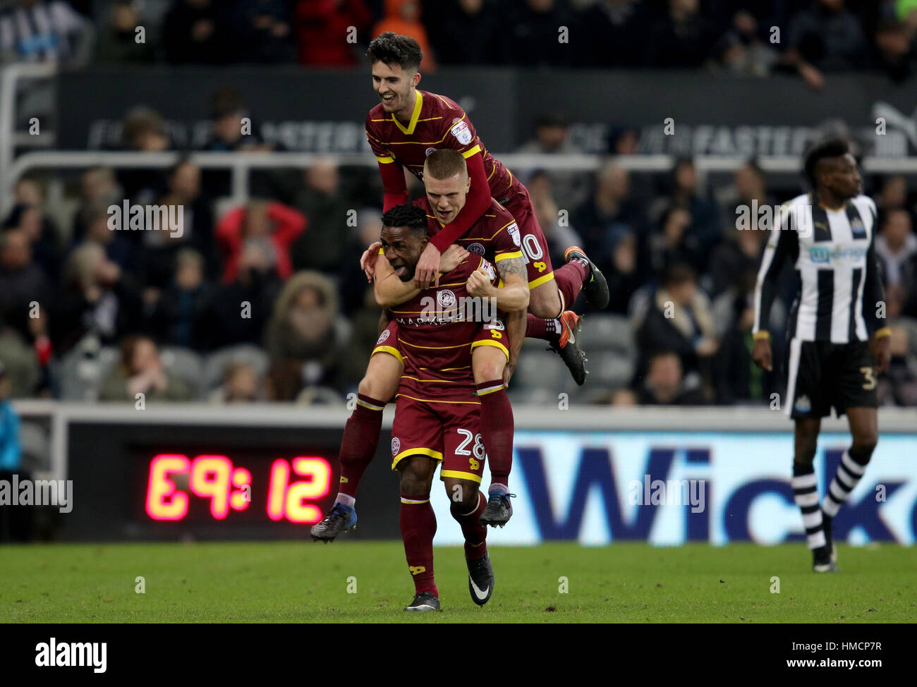 Jake bidwell queens park rangers hi-res stock photography and images ...