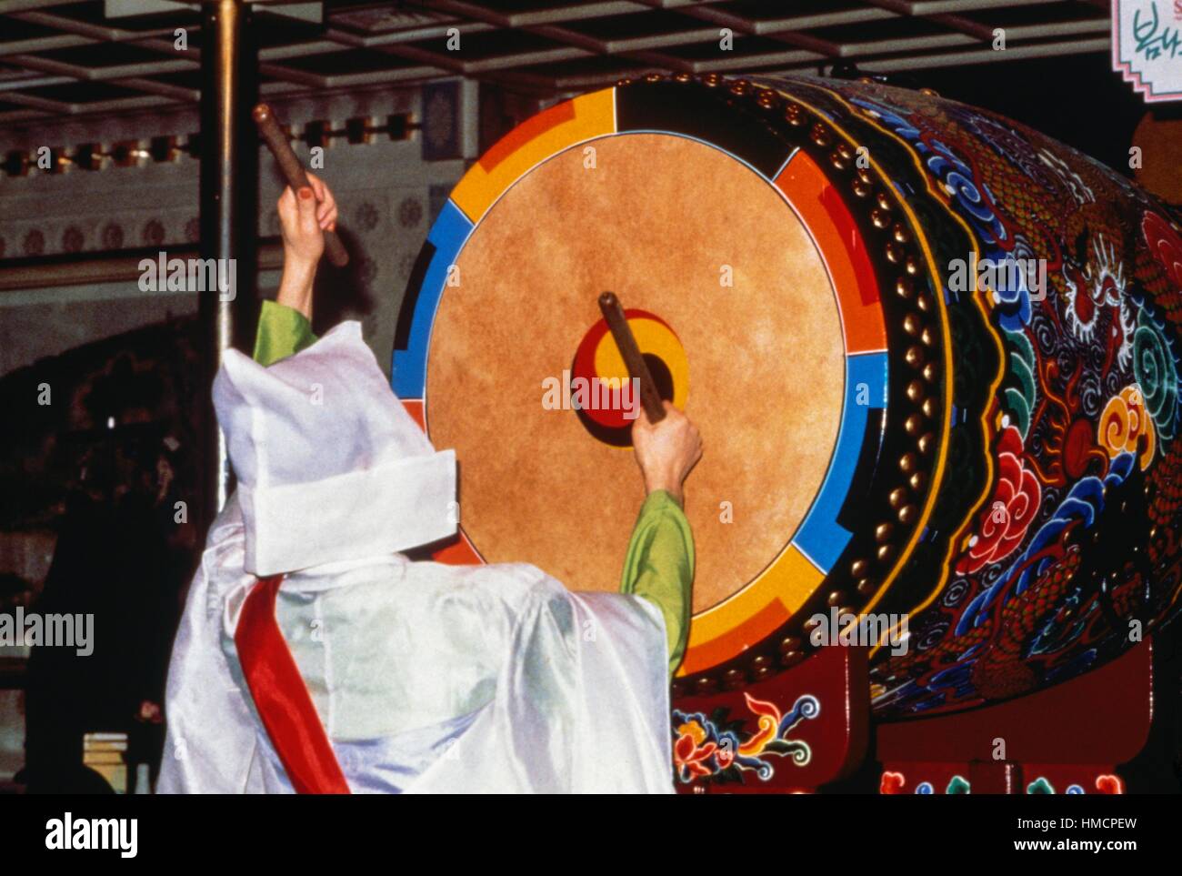 South korean musician hi-res stock photography and images - Alamy