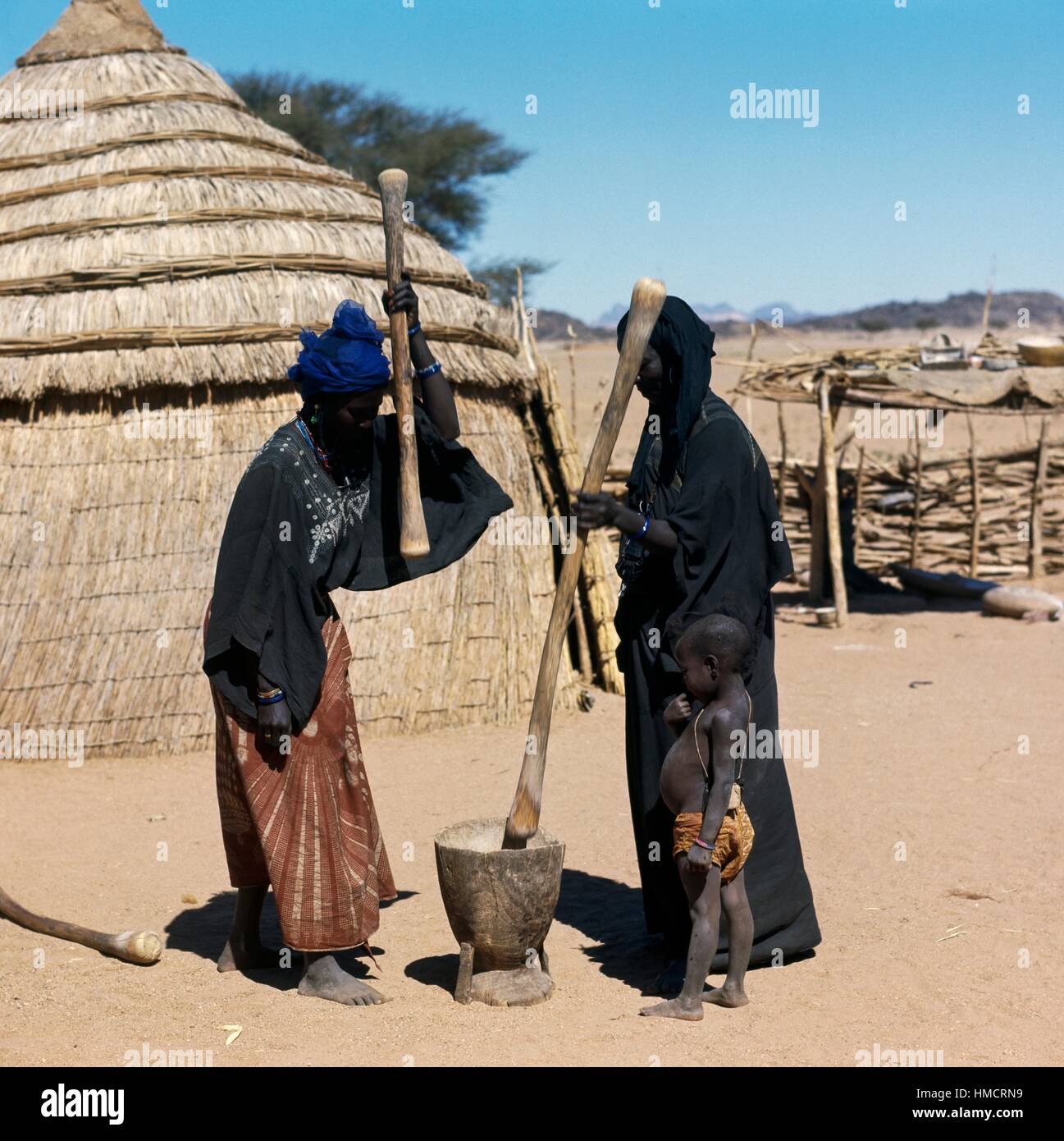 Tuareg women agadez hi-res stock photography and images - Alamy